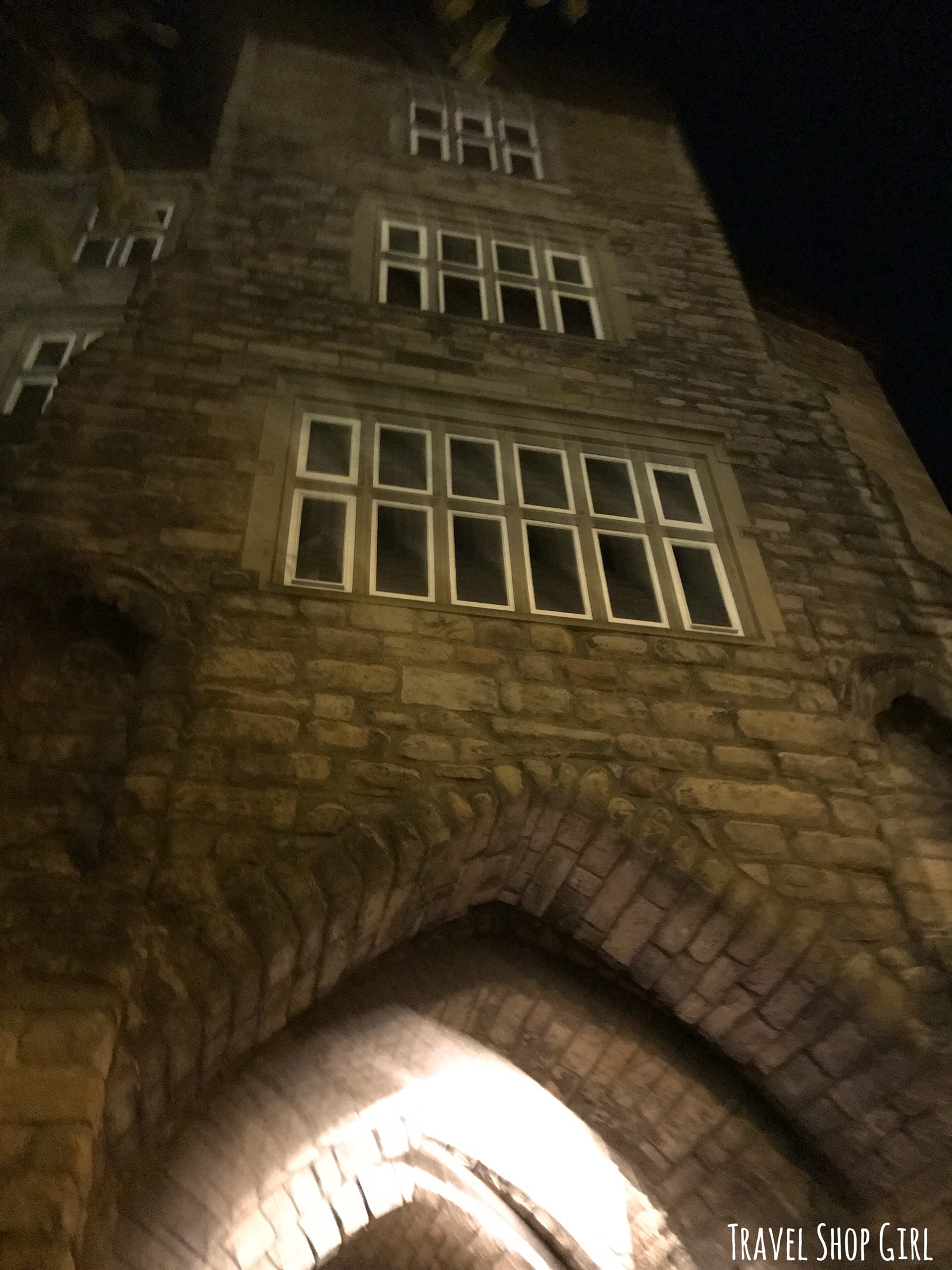 TSG Terrified: She Sees History Come Alive on a Newcastle Ghost Walk