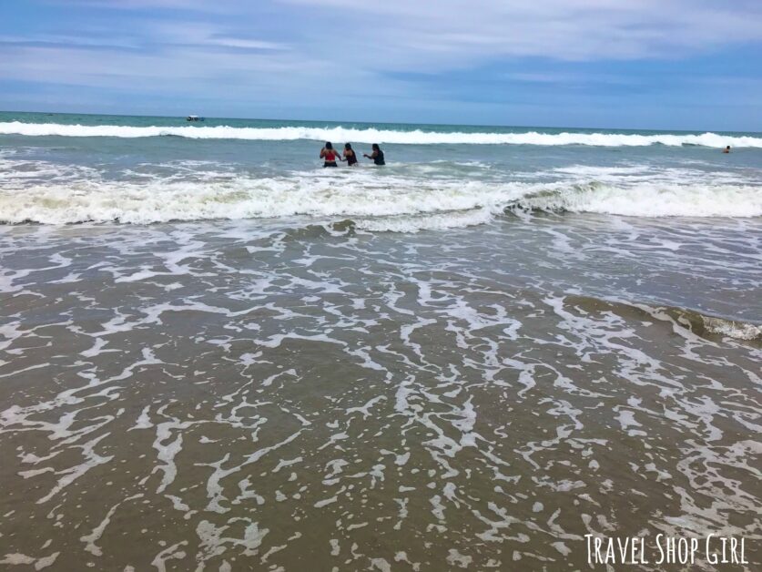 How To Make The Most Of A Beach Day In Manta, Ecuador